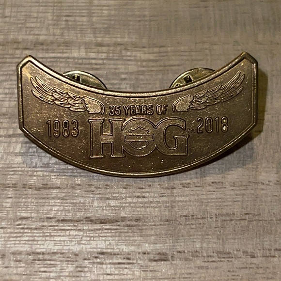 Harley-Davidson | Accessories | Harley Davidson Hog Pin 35 Years Of Hog ...